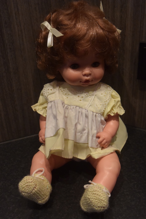 Gave Famosa pop met rossig haar Poppememke